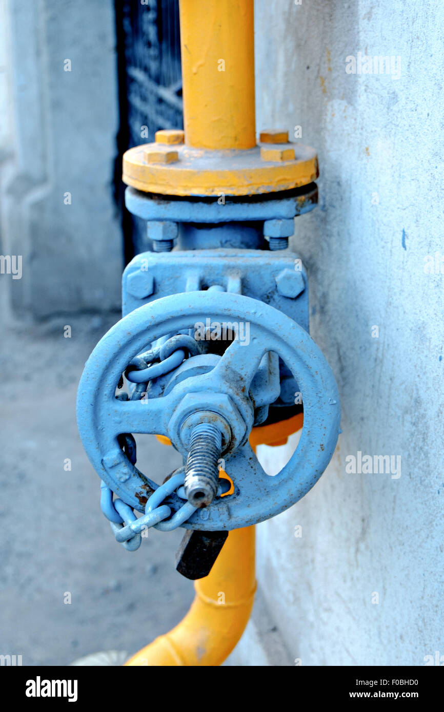 Natural gas pipe and valves hi-res stock photography and images - Alamy