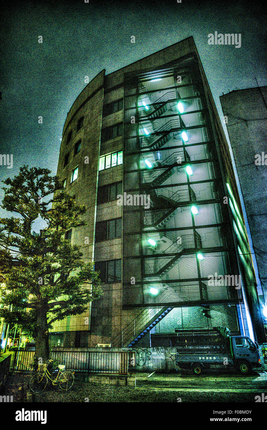 Dark building hi-res stock photography and images - Alamy