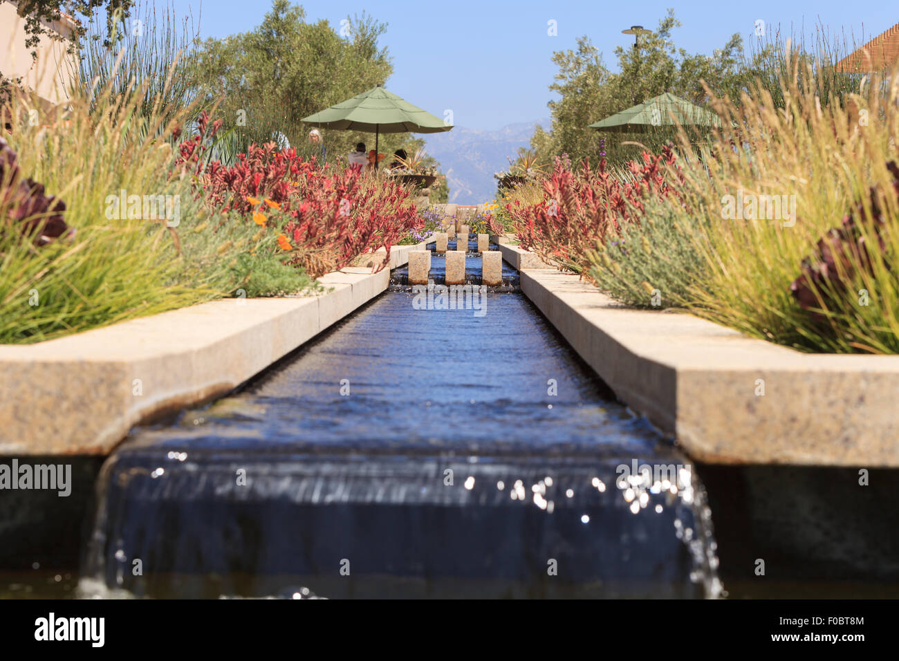 Water waterfall garden pond hi-res stock photography and images - Alamy