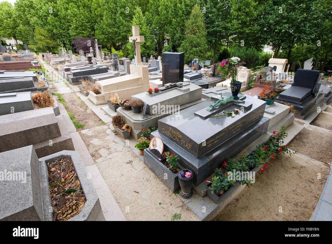 Edith piaf hi-res stock photography and images - Alamy