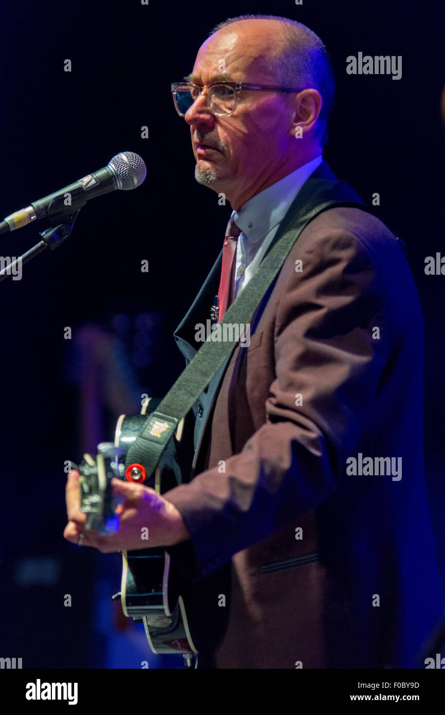 Andy fairweather low hi-res stock photography and images - Alamy