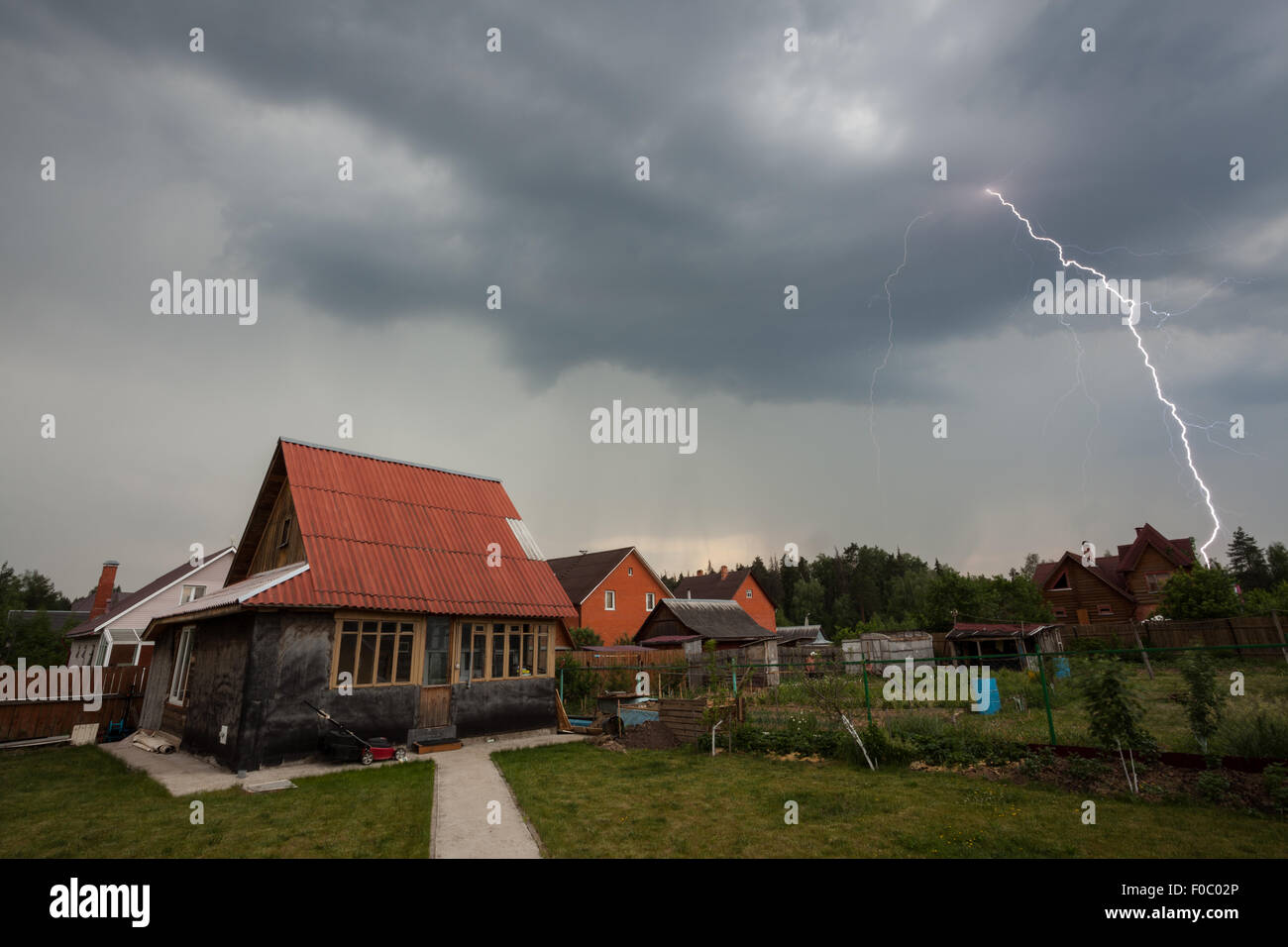 Lightning houses hi-res stock photography and images - Alamy
