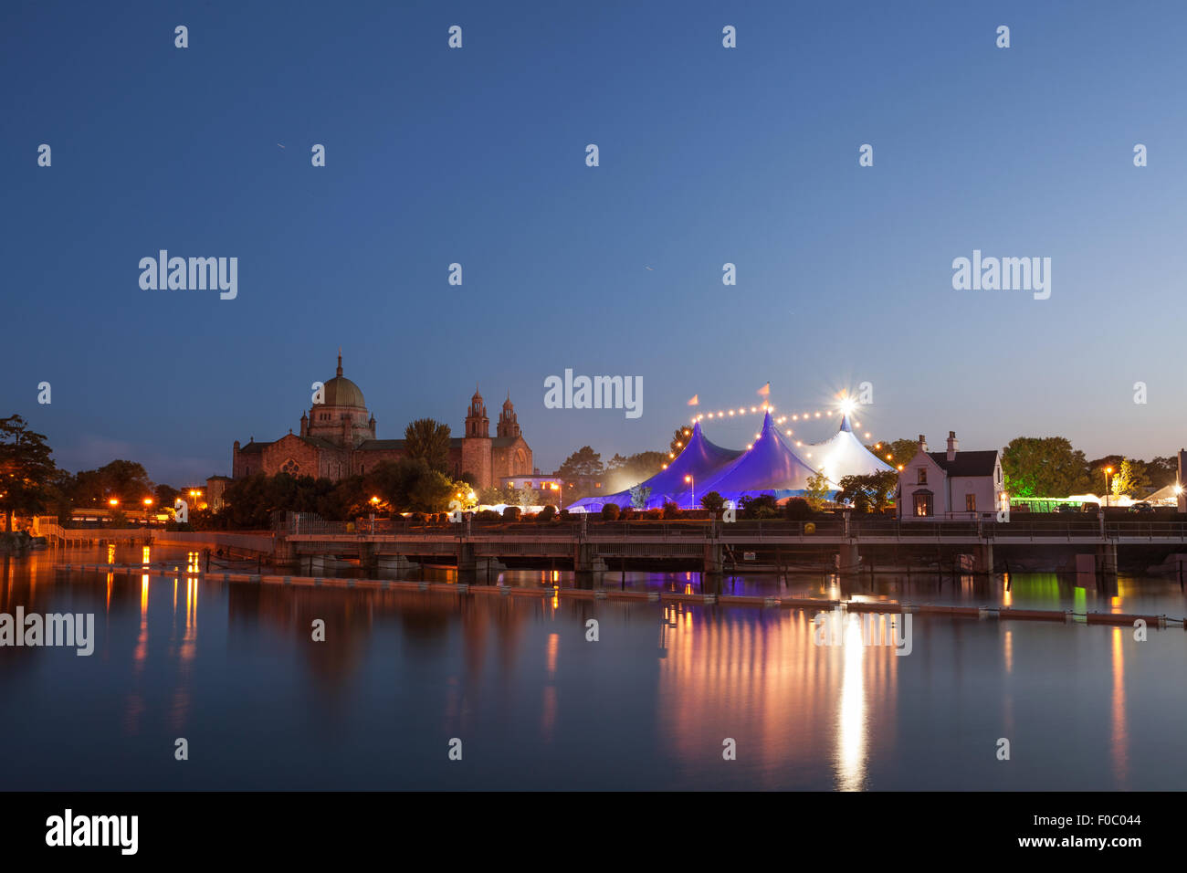 Circus tent at night hi-res stock photography and images - Alamy