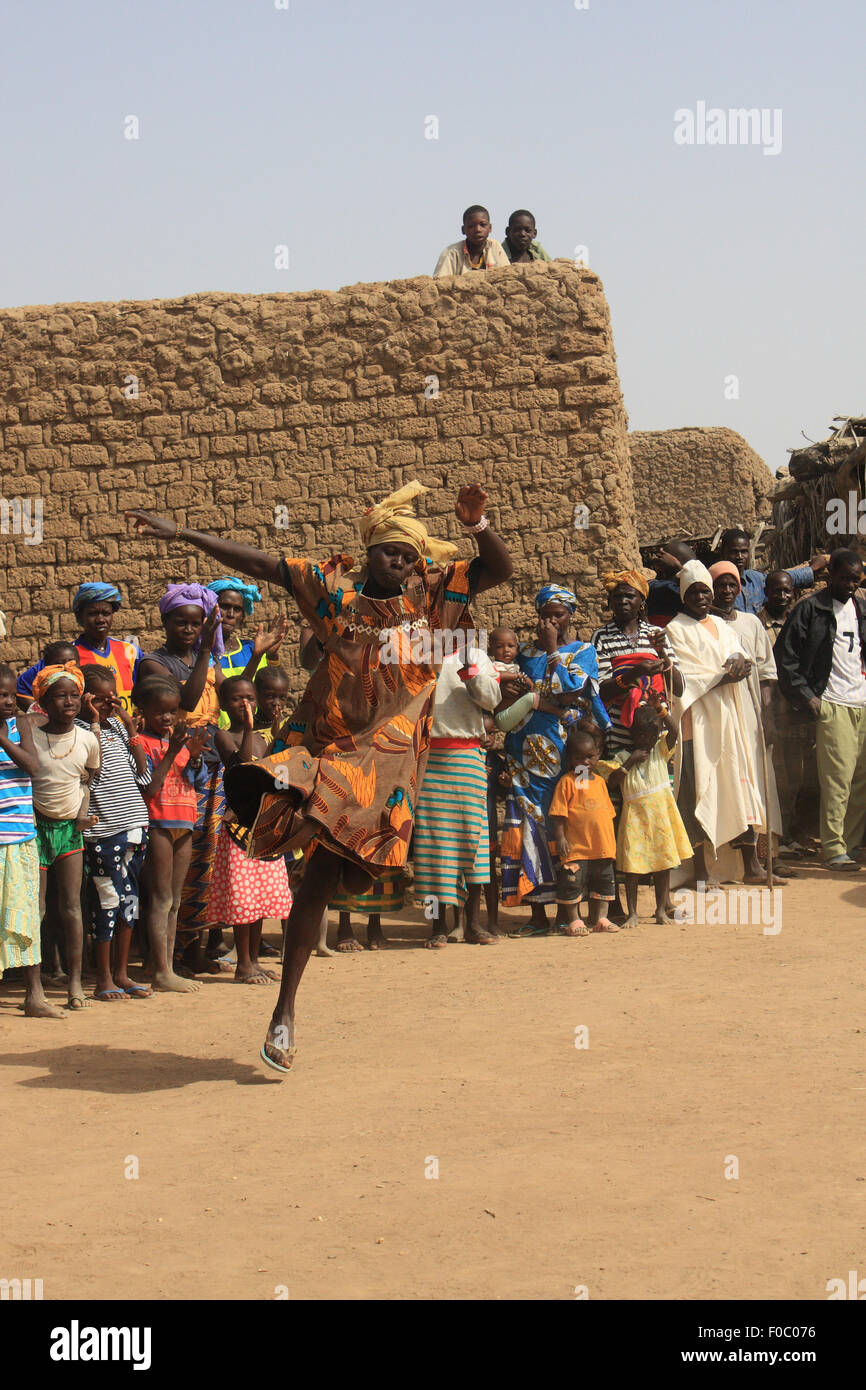 Dogon tribe hi-res stock photography and images - Alamy