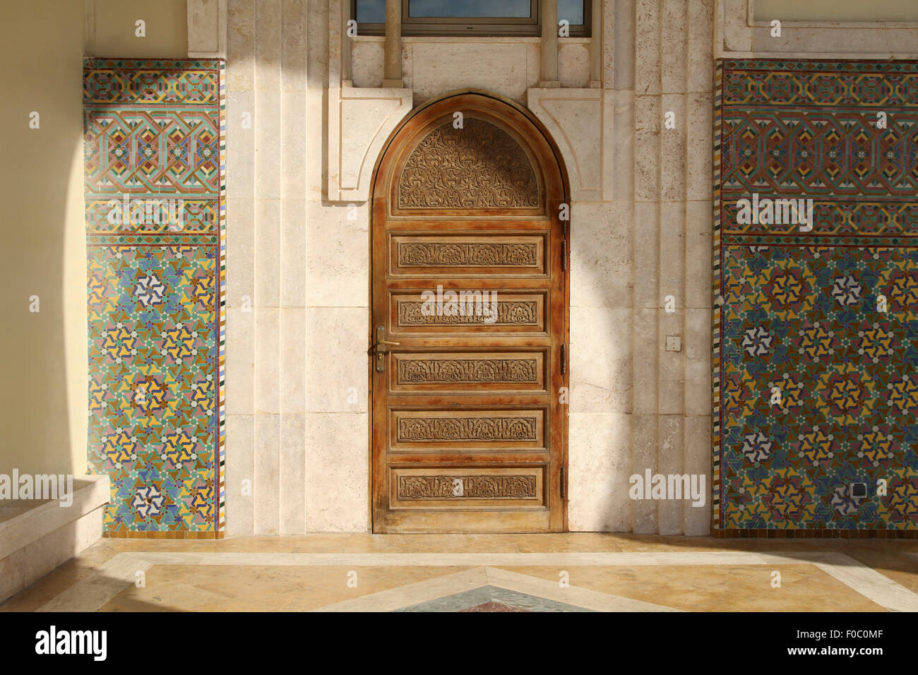 Mosque door wooden hi-res stock photography and images - Alamy