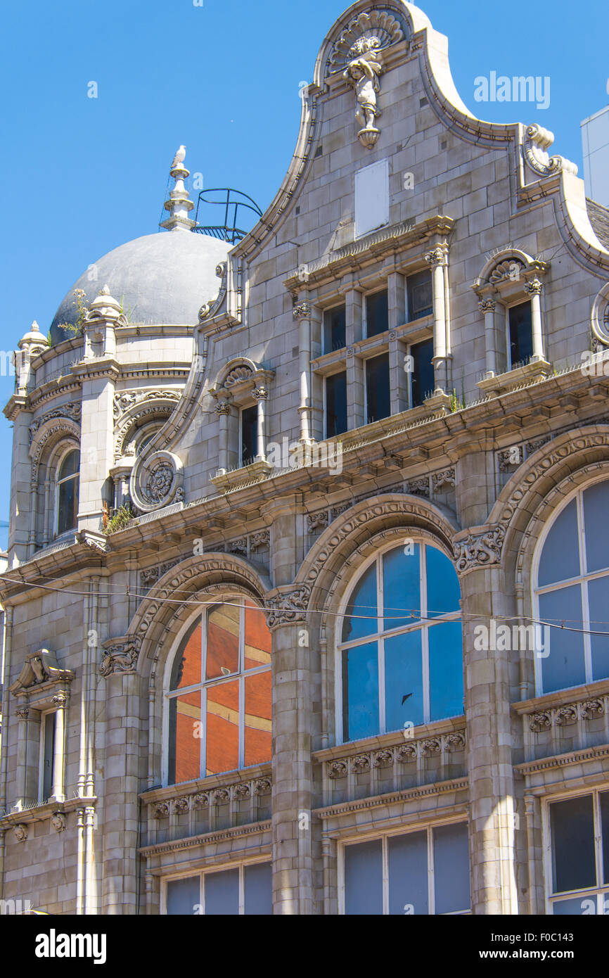 White tiled domed building on Southend-on-Sea high street Stock Photo ...
