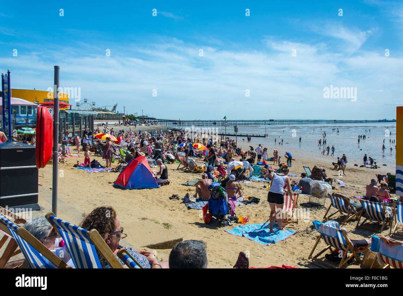 Southend on sea uk and people hi-res stock photography and images - Alamy