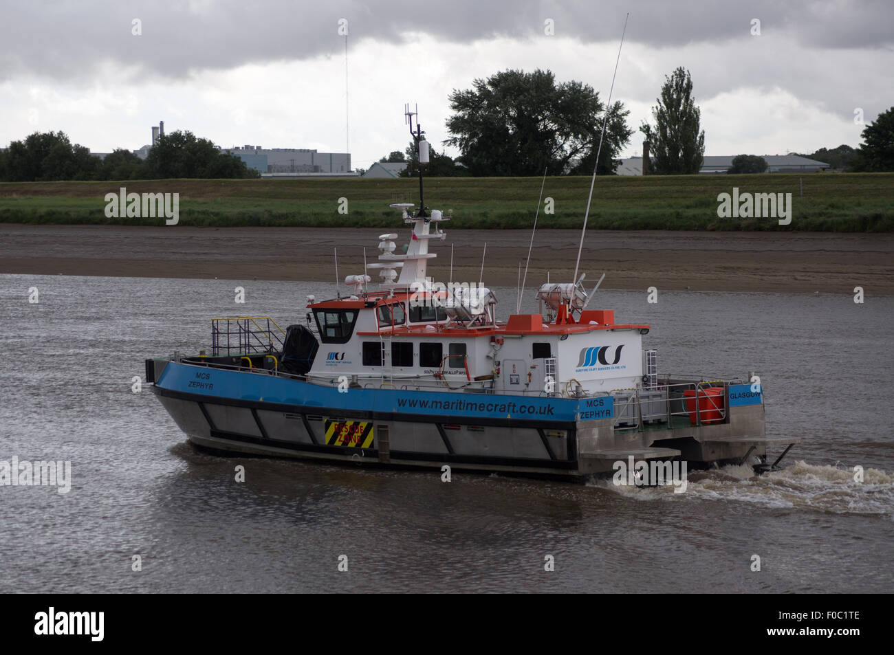 Crew transfer boats hi-res stock photography and images - Alamy