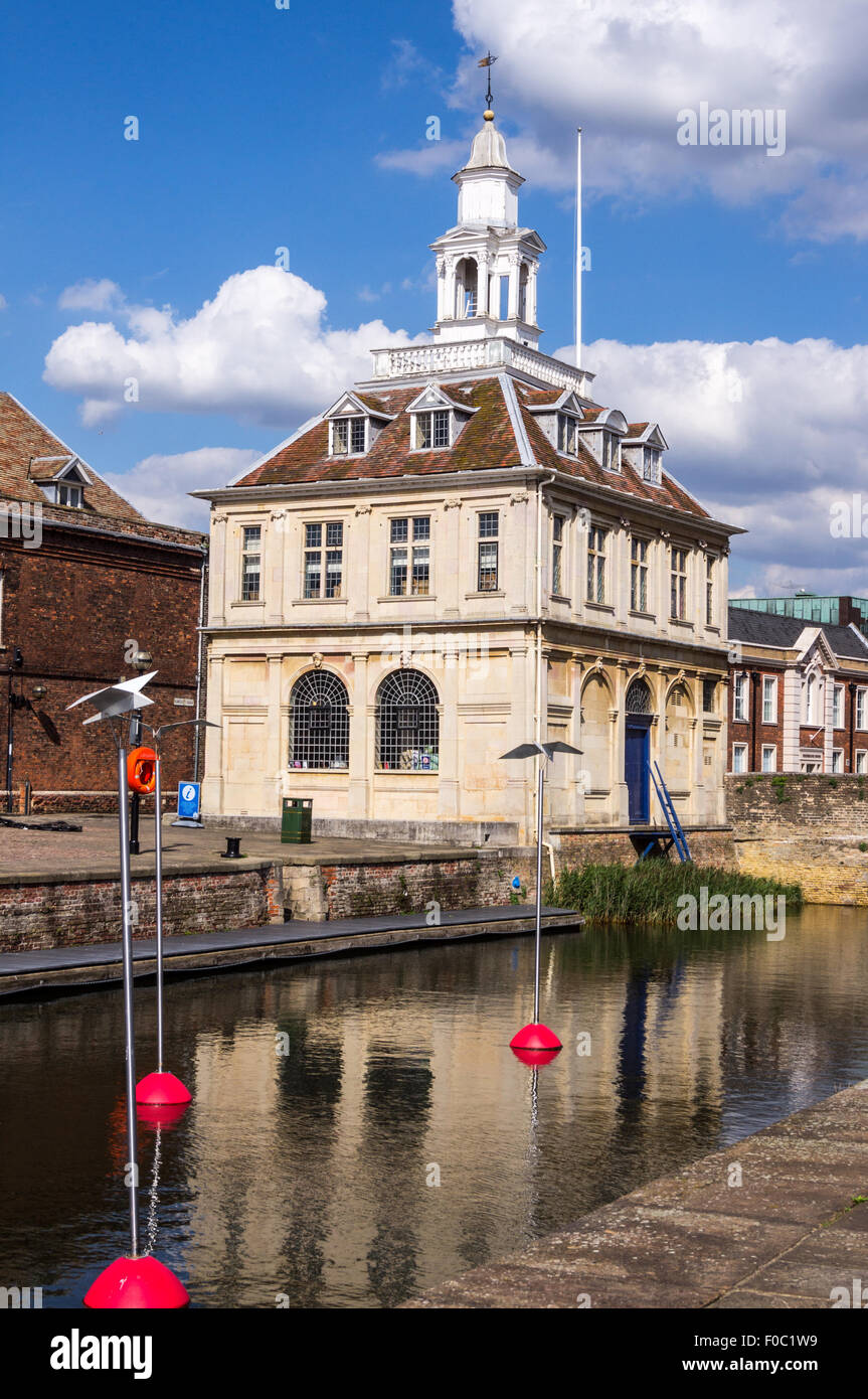 Custom House by Henry Bell, 1685, Purfleet, King's Lynn, Norfolk ...