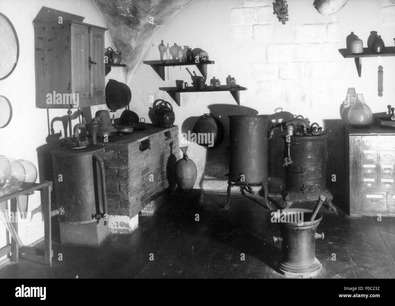 Pharmaceuticals lab experiment Black and White Stock Photos & Images ...