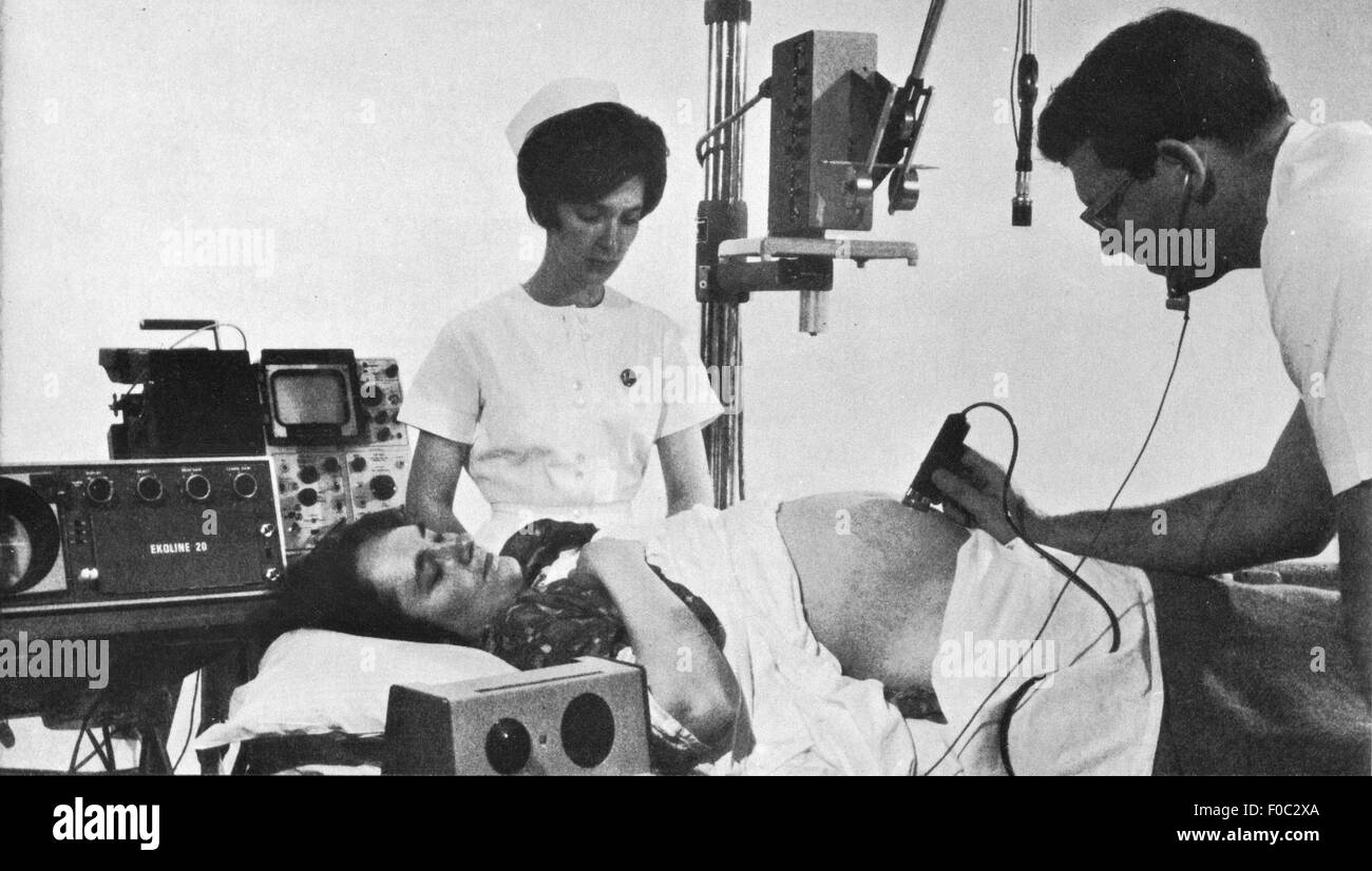 1970s doctors hi-res stock photography and images - Alamy