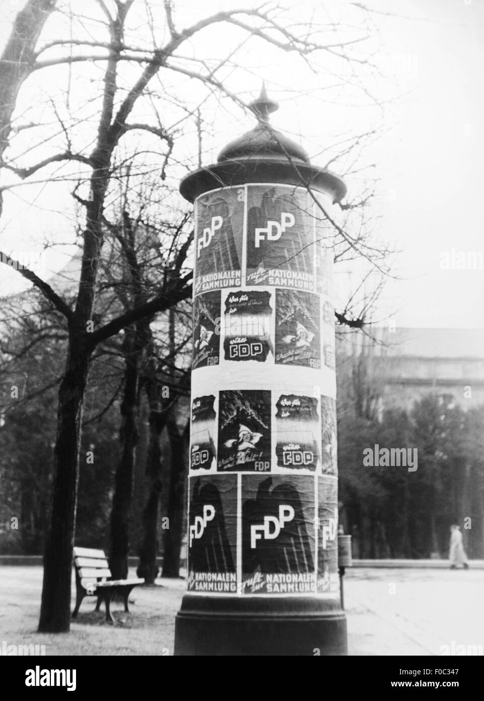 1950s advertising posters hi-res stock photography and images - Alamy