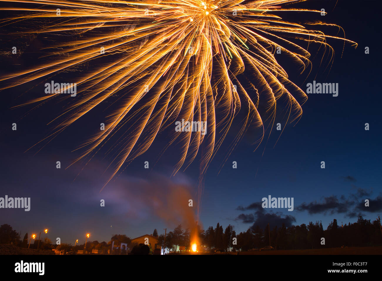 Beautiful blue red purple fireworks hi-res stock photography and images ...