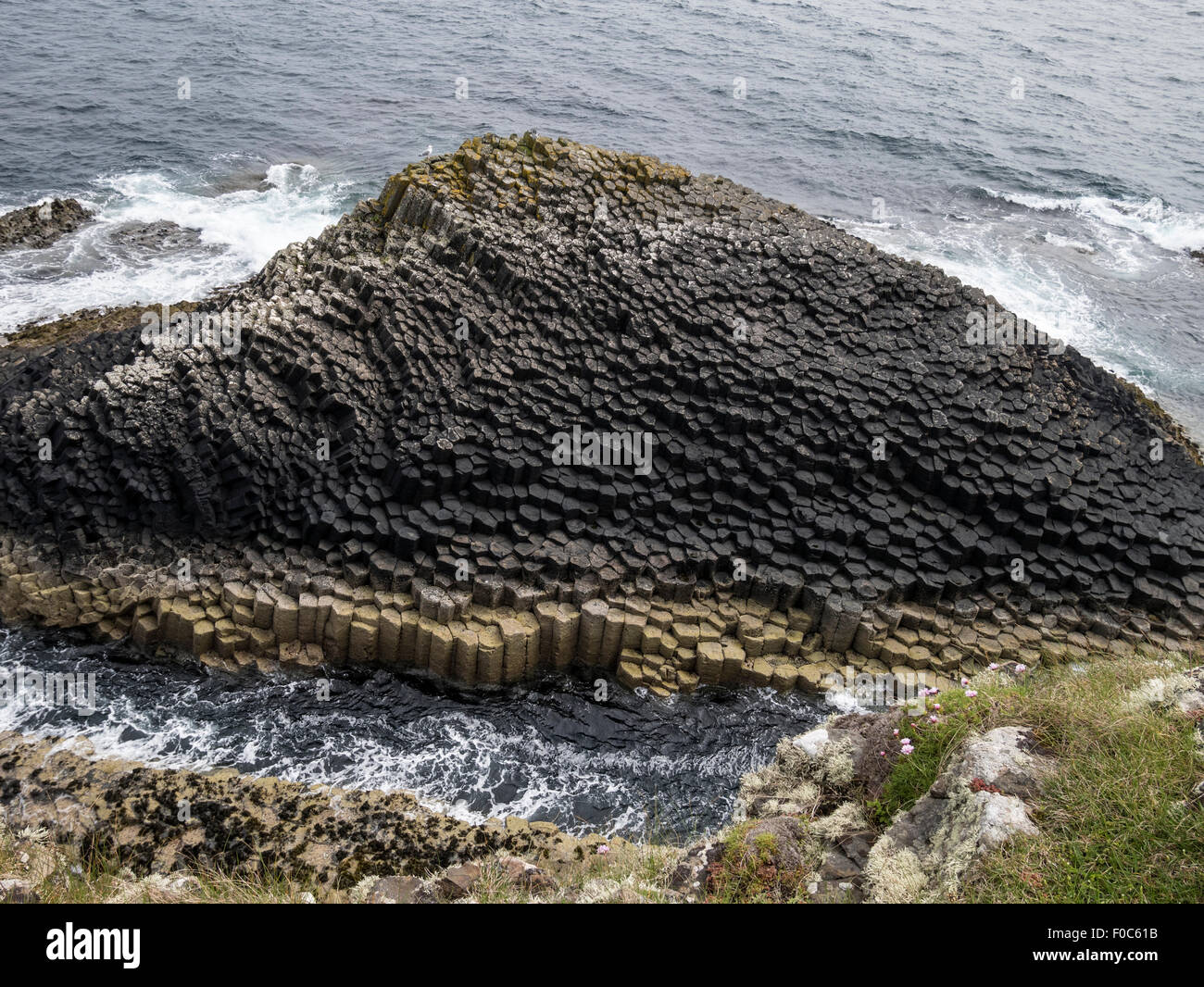 Outcrop of hexagonal basalt columns Staffa Scotland UK Stock Photo - Alamy