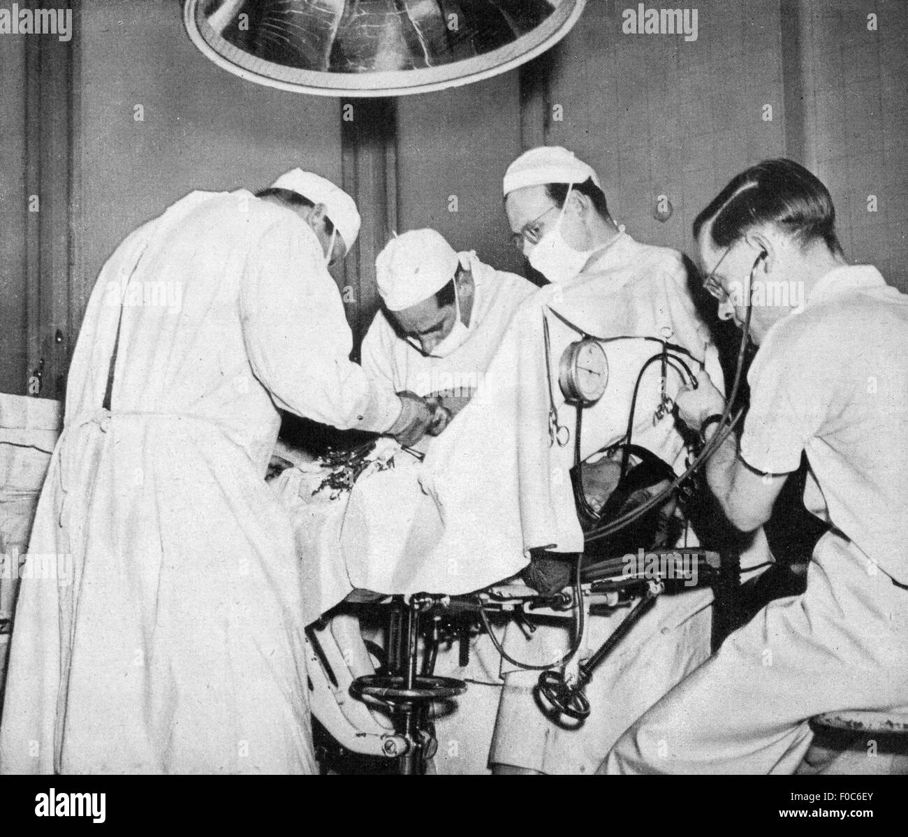 Anaesthetist anaesthesia surgery surgeon Black and White Stock Photos ...