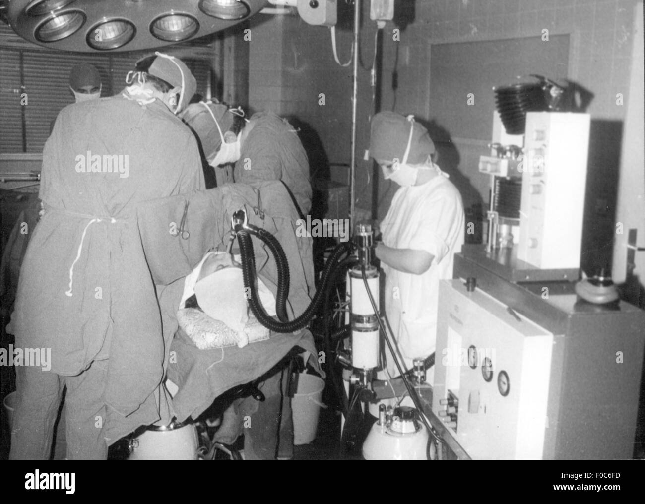 Anaesthesia Historical Stock Photos & Anaesthesia Historical Stock ...