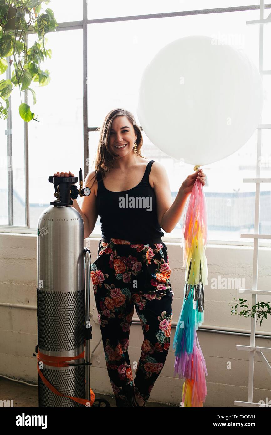 Helium gas hi-res stock photography and images - Alamy