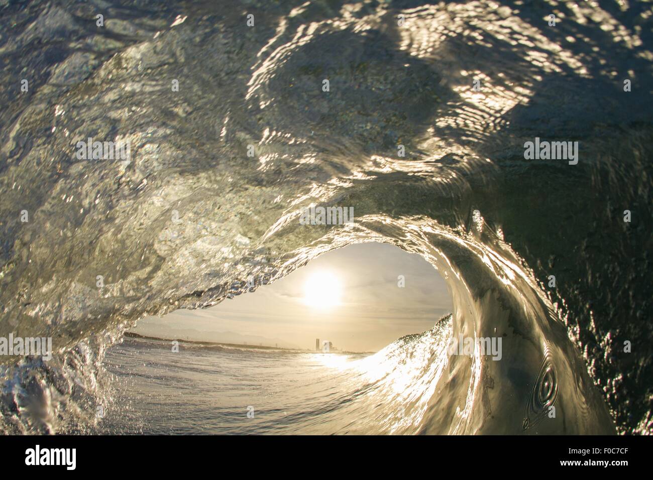 Barrelling wave hi-res stock photography and images - Alamy
