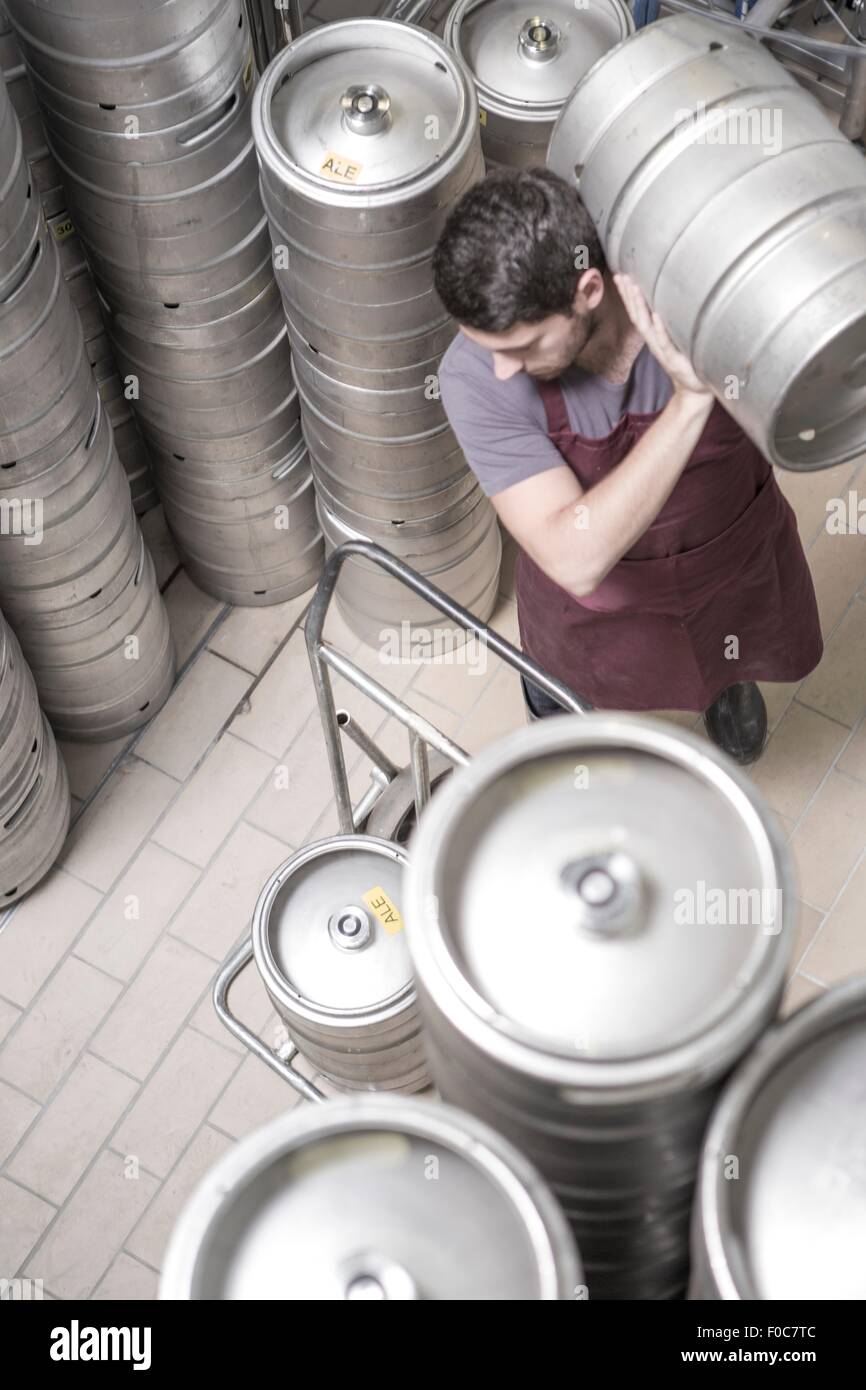 Brewery moving kegs beer hi-res stock photography and images - Alamy