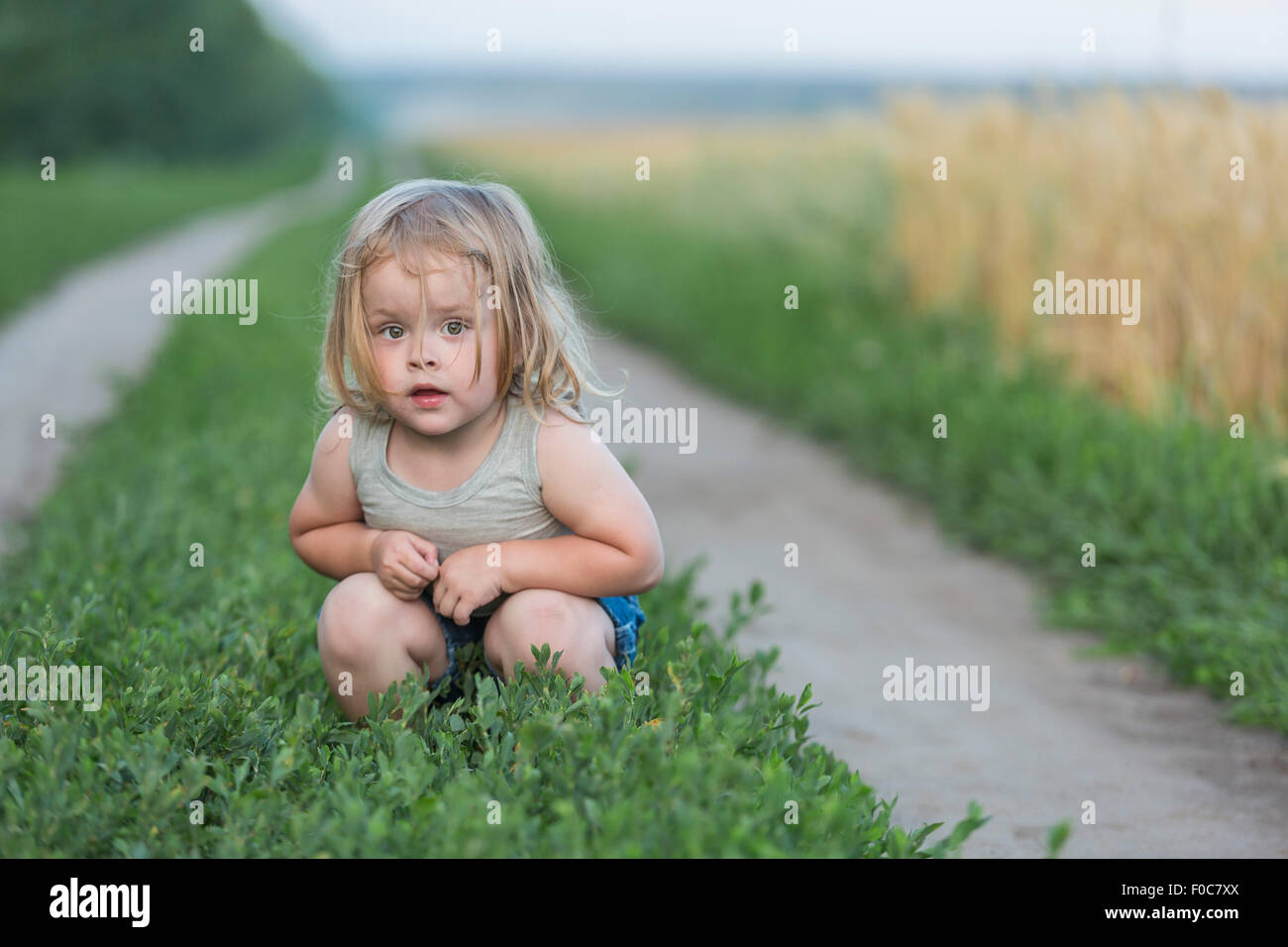 Girl plants hi-res stock photography and images - Alamy