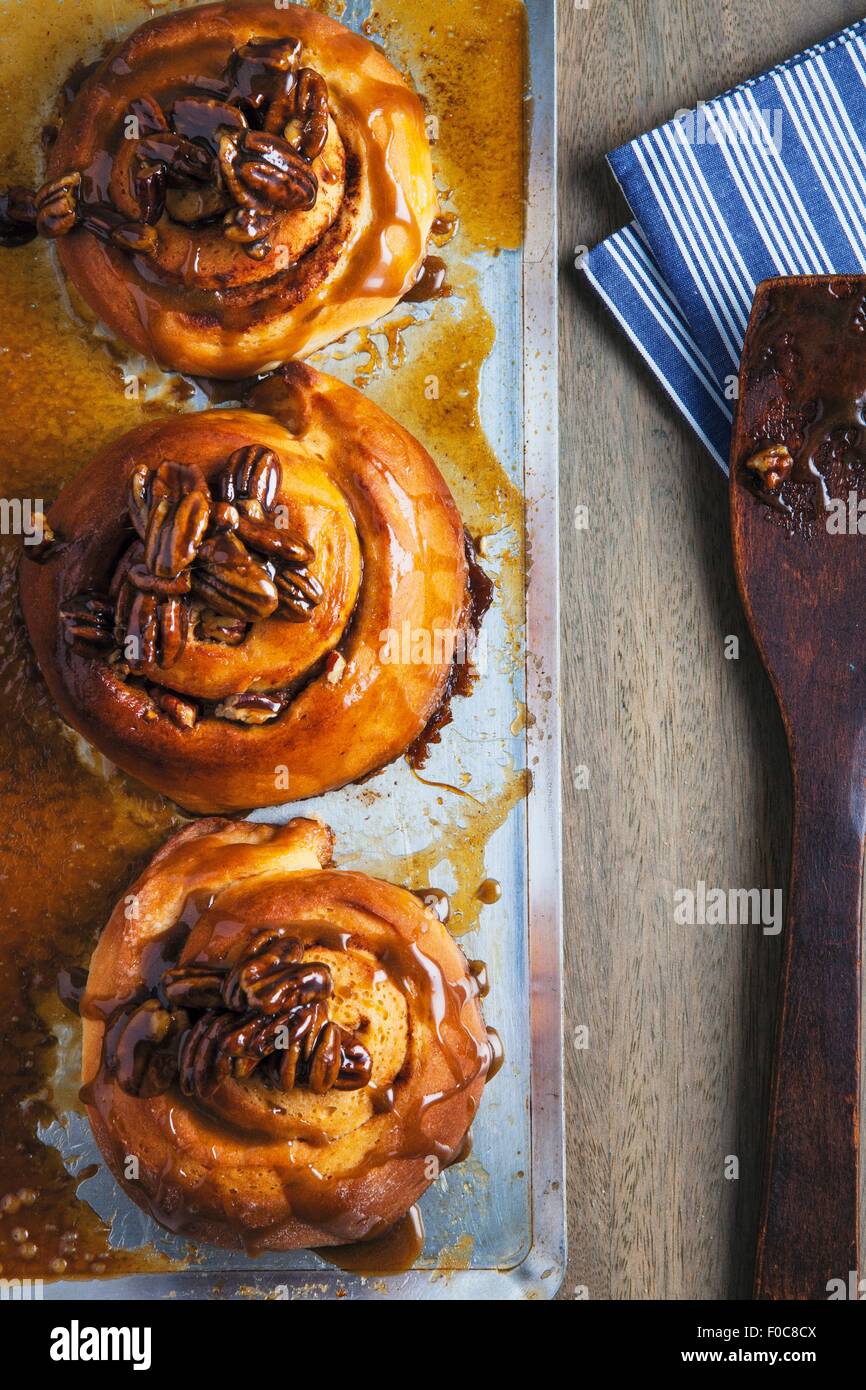 Small kitchen overhead hi-res stock photography and images - Alamy