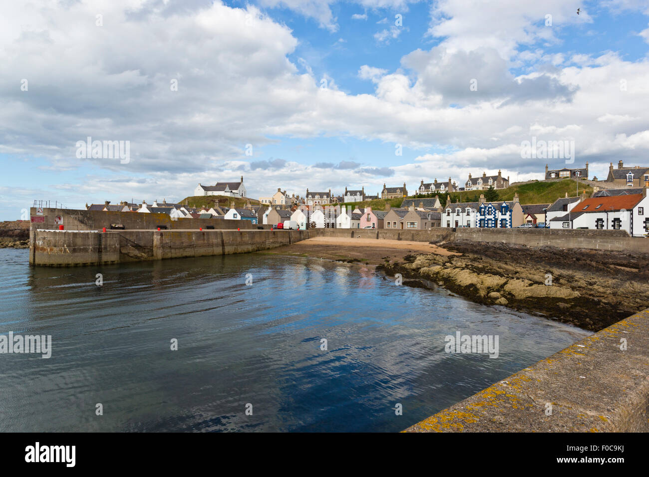 Findochty with harbour hi-res stock photography and images - Alamy