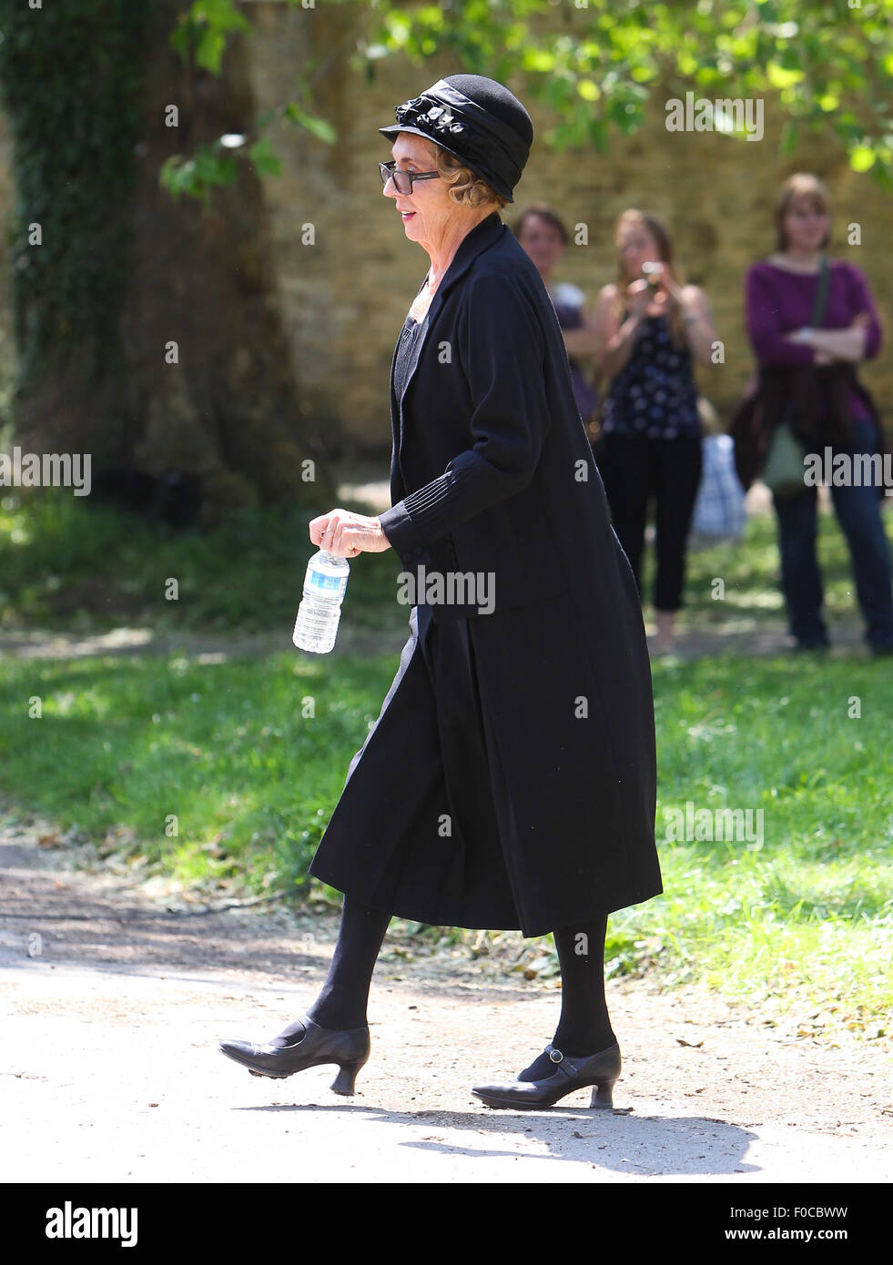 David Robb and Sue Johnston film a scene for the final series of ...