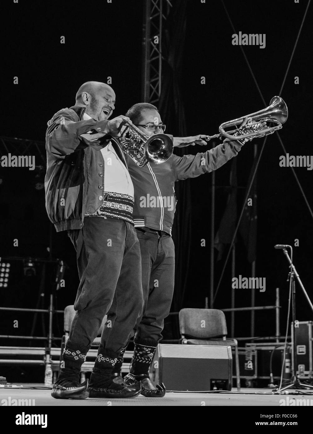 People at concert hi-res stock photography and images - Alamy