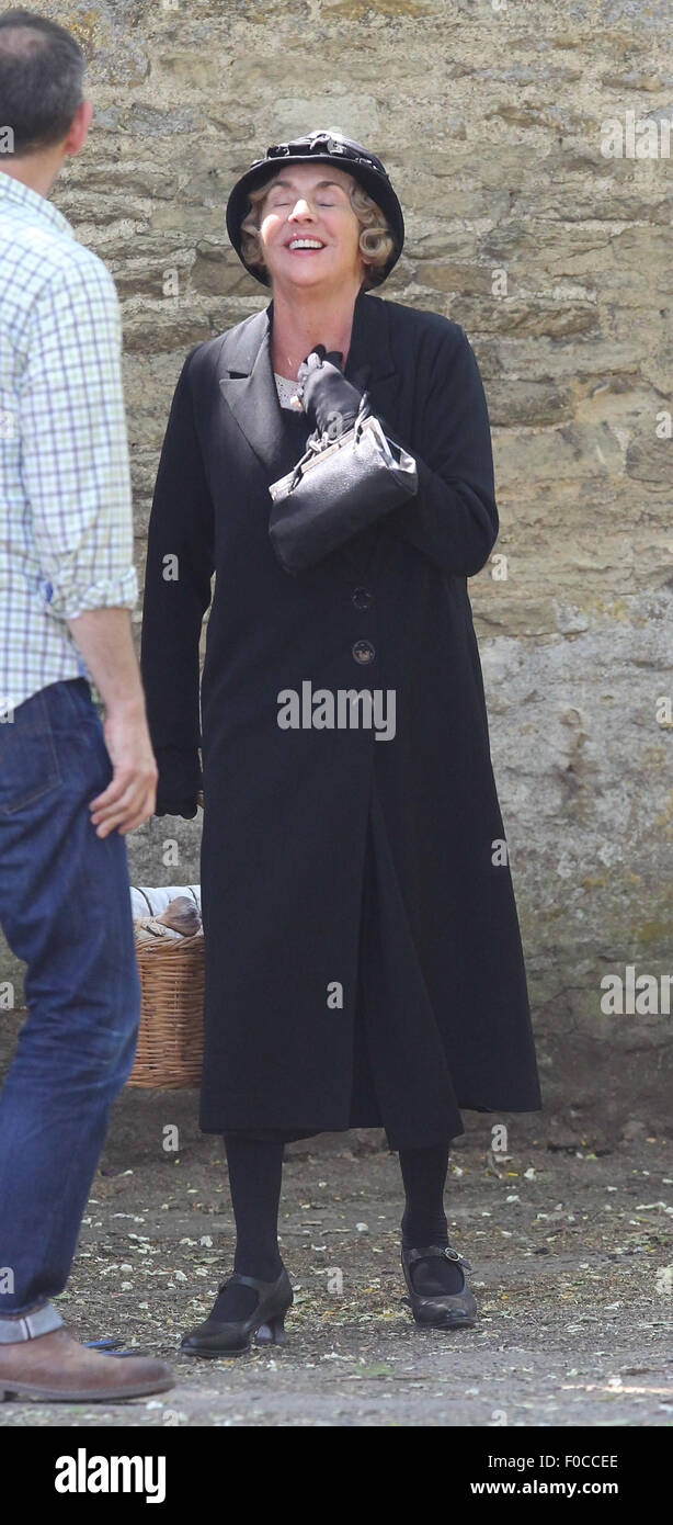 David Robb and Sue Johnston film a scene for the final series of ...