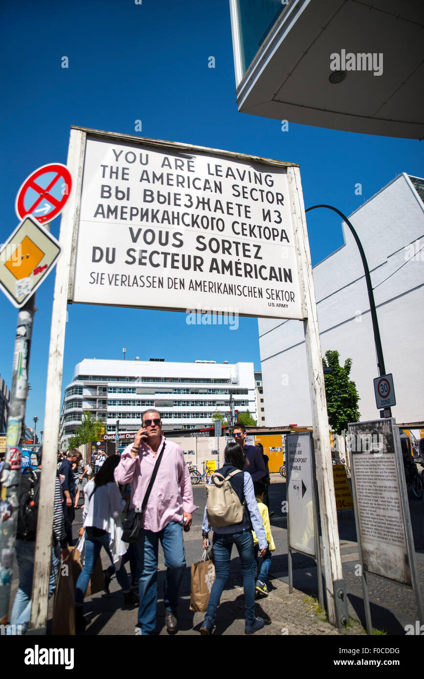 Checkpoint charlie berlin hi-res stock photography and images - Alamy