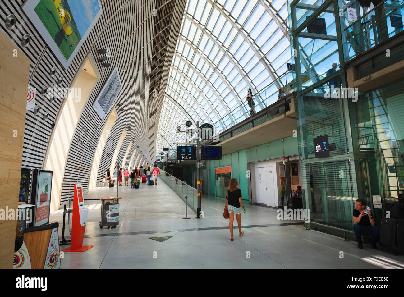 Inside the modern architectural Avignon TGV railway station Stock Photo ...