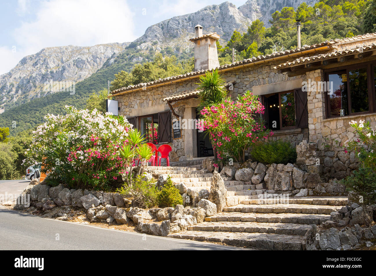Spanish style old houses hi-res stock photography and images - Alamy