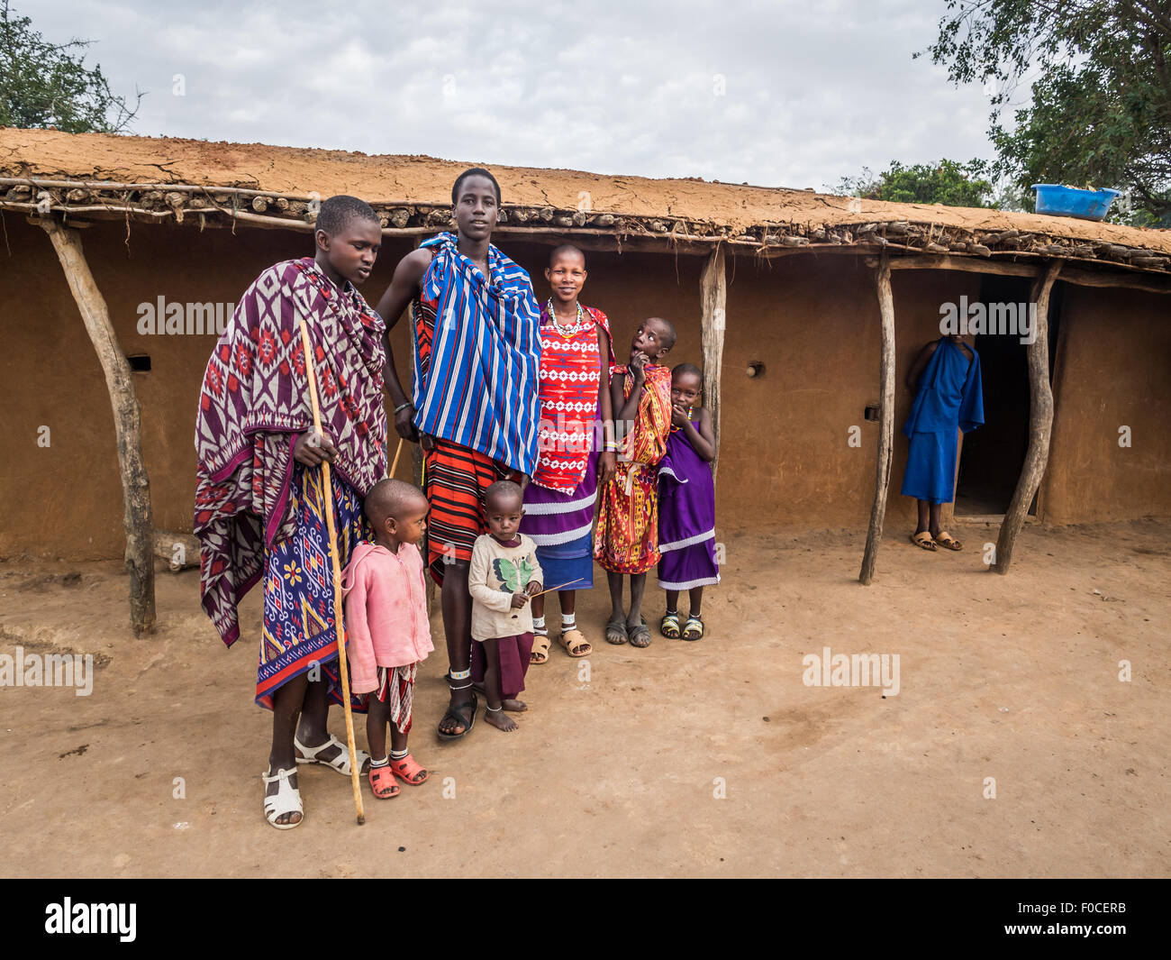 Traditional aboriginal shelter hi-res stock photography and images - Alamy