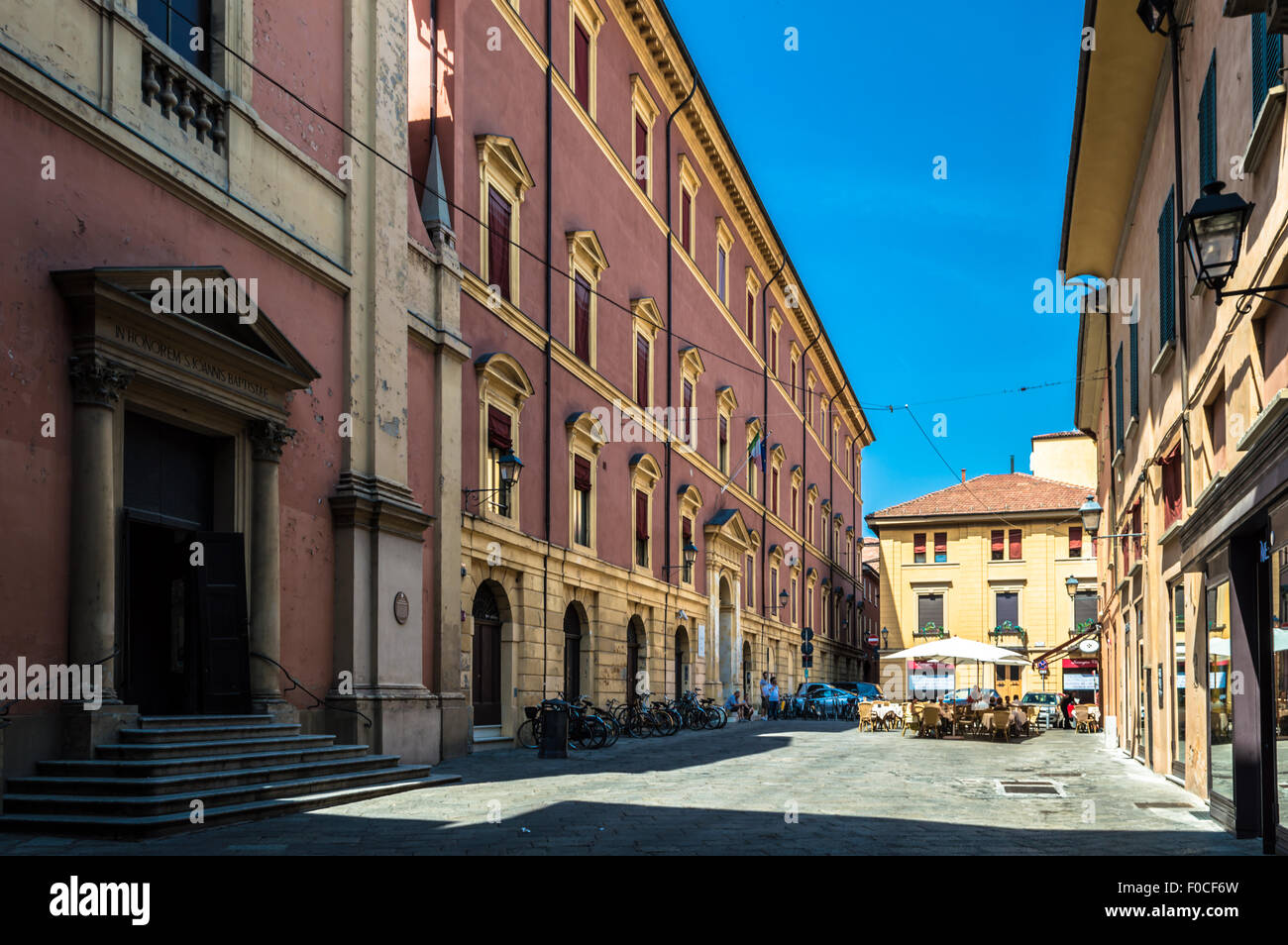Bologna architecture hi-res stock photography and images - Alamy
