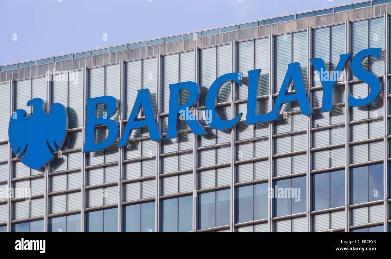 Barclays hq churchill place london hi-res stock photography and images ...