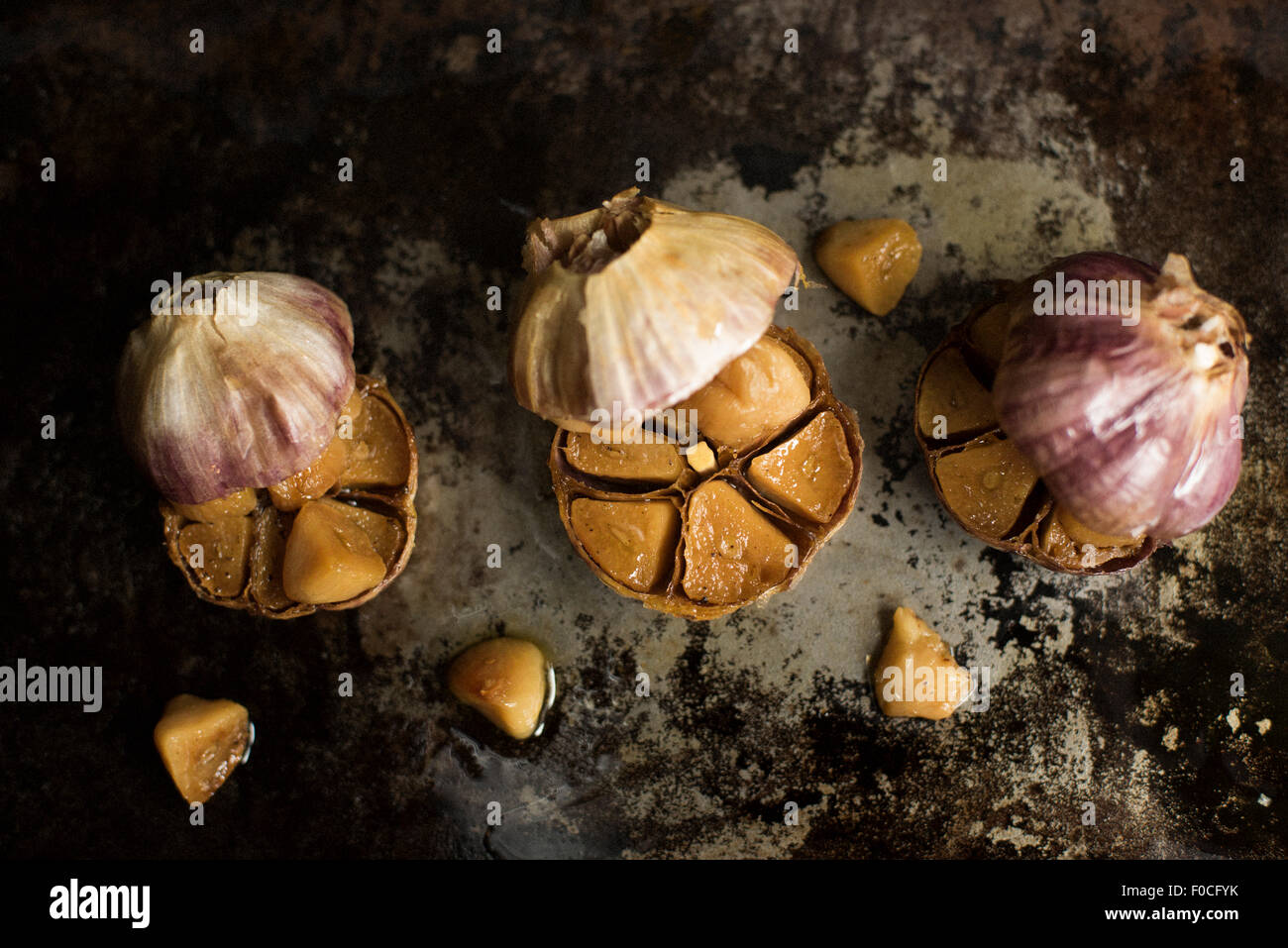 Roasted garlic cloves hi-res stock photography and images - Alamy