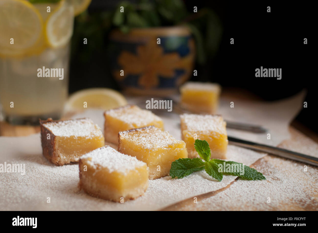 Lemon squares hi-res stock photography and images - Alamy