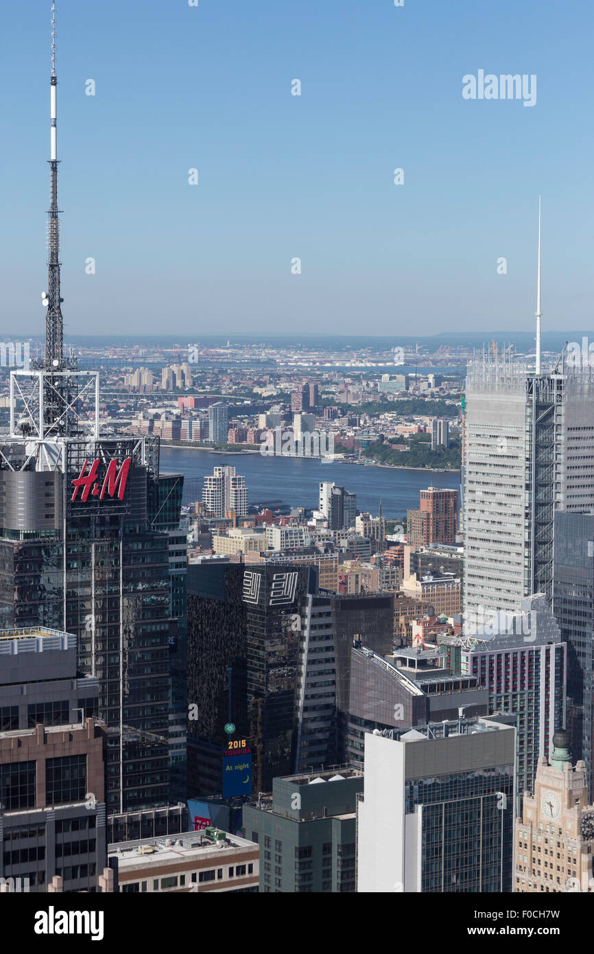 View from Top of the Rock Observation Deck, Rockefeller Center, NYC ...