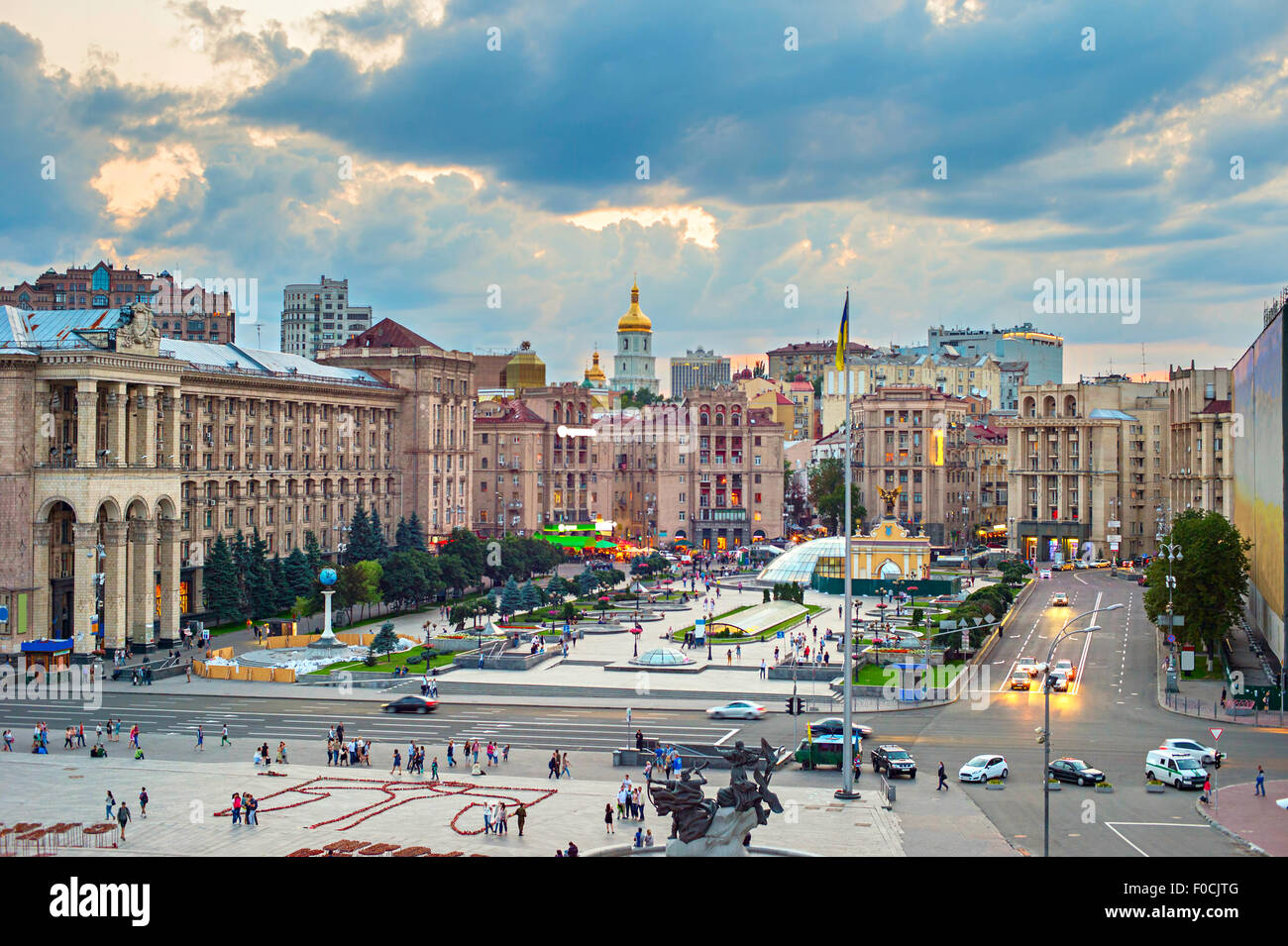 View of Maidan Nezalezhnosti Square at sunset. Kiev, Ukraine Stock ...