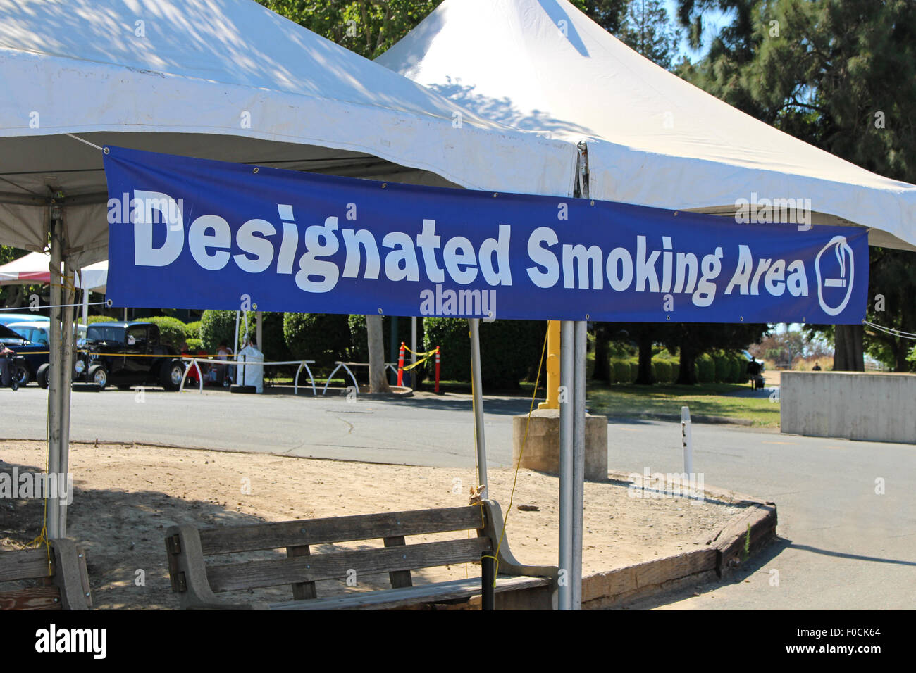 Designated smoking area sign hi-res stock photography and images - Alamy