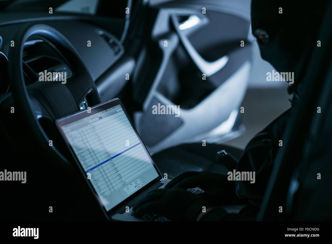 Hacking computer networks hi-res stock photography and images - Alamy