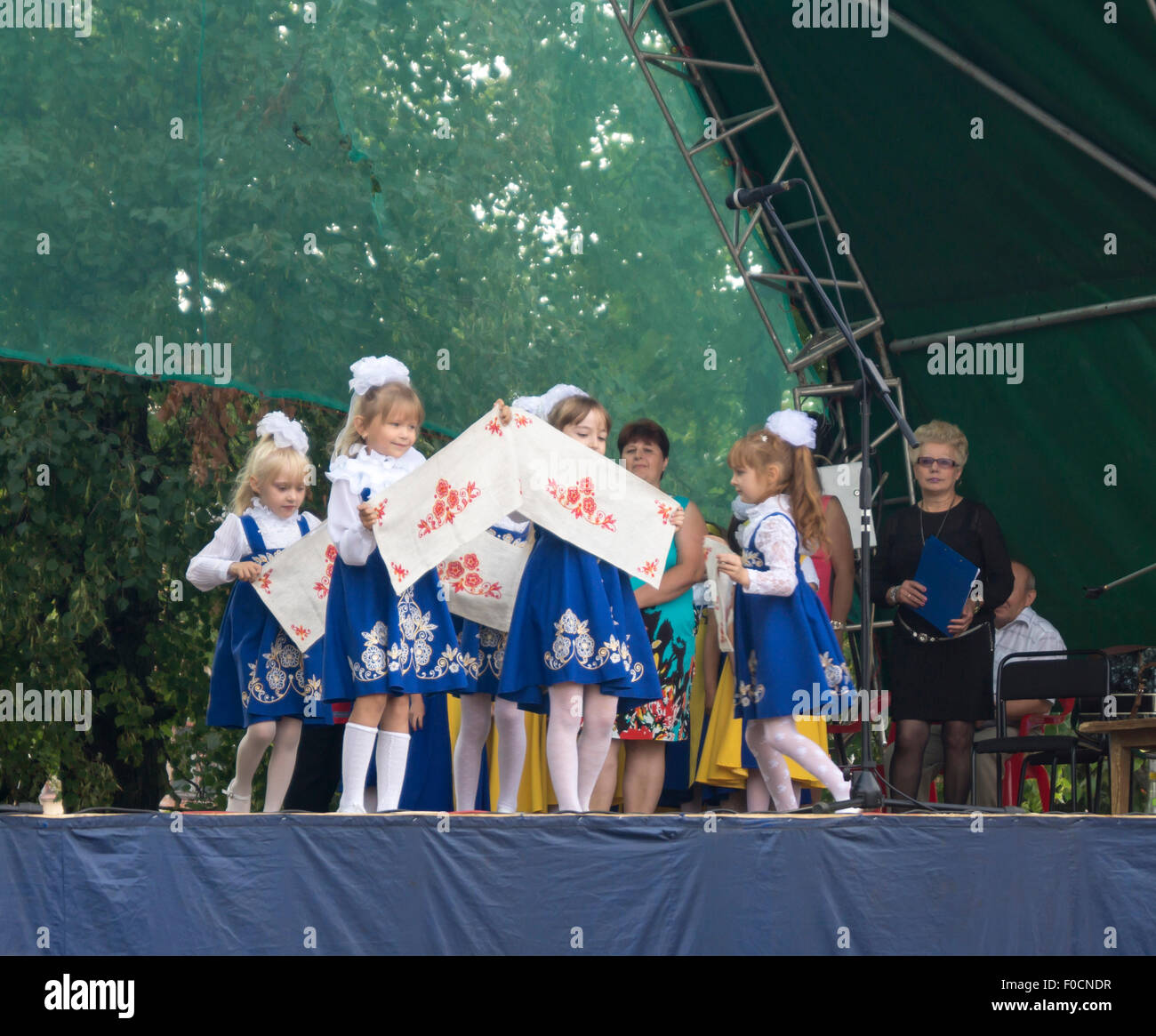 Russia girl dance hi-res stock photography and images - Alamy