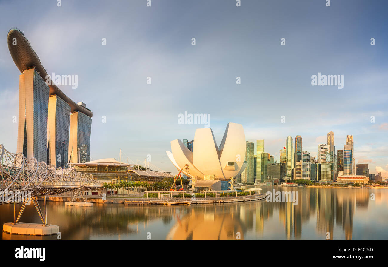 Singapore Skyline and view of skyscrapers on Marina Bay Stock Photo - Alamy