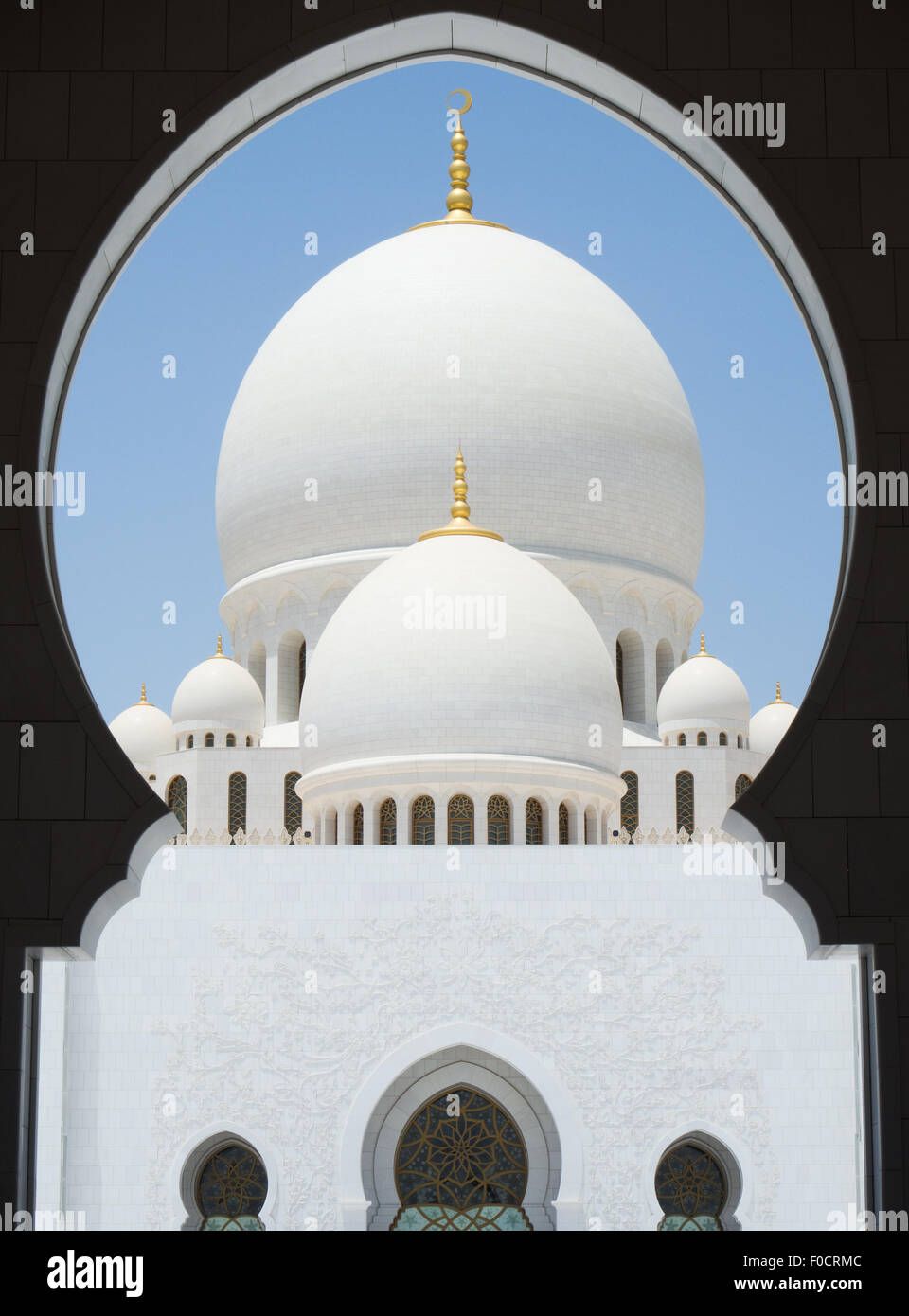Sheikh Zayed Grand Mosque Arch in Abu Dhabi, UAE Stock Photo - Alamy