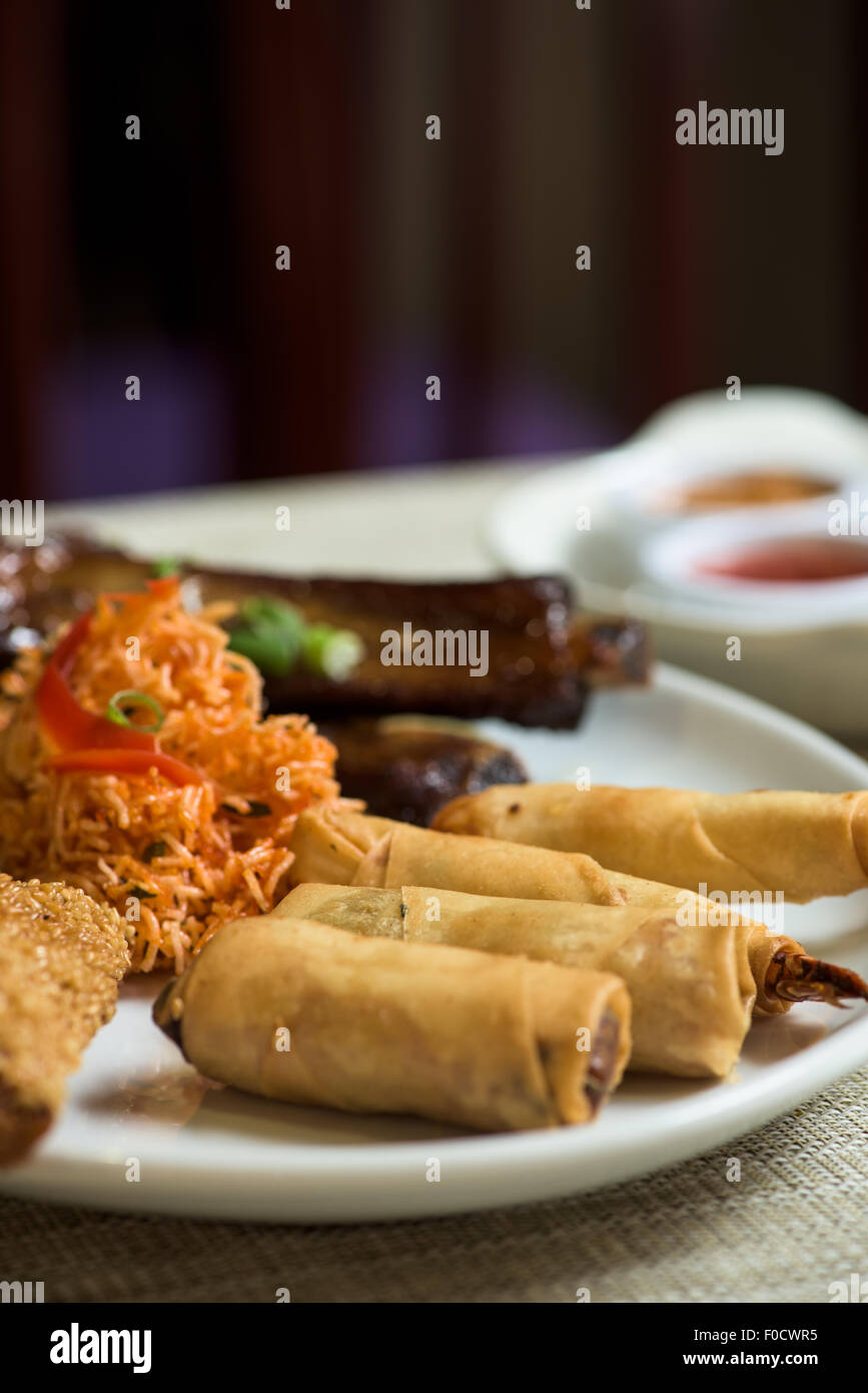 Crispy filo prawns hi-res stock photography and images - Alamy