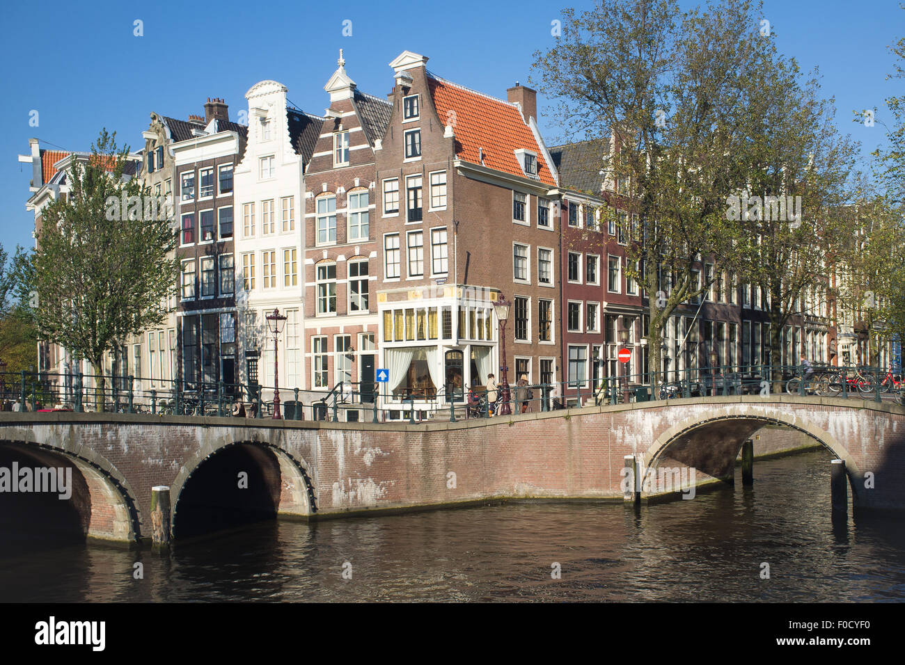 Wonky building hi-res stock photography and images - Alamy