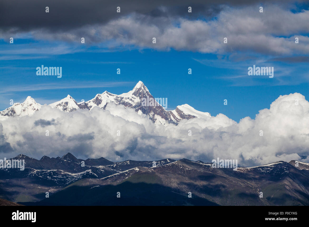 Snow mountains in Tibet, China Stock Photo - Alamy