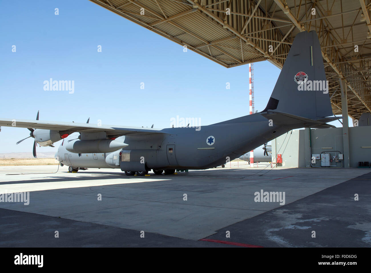Hercules aircraft cargo ramp hi-res stock photography and images - Alamy