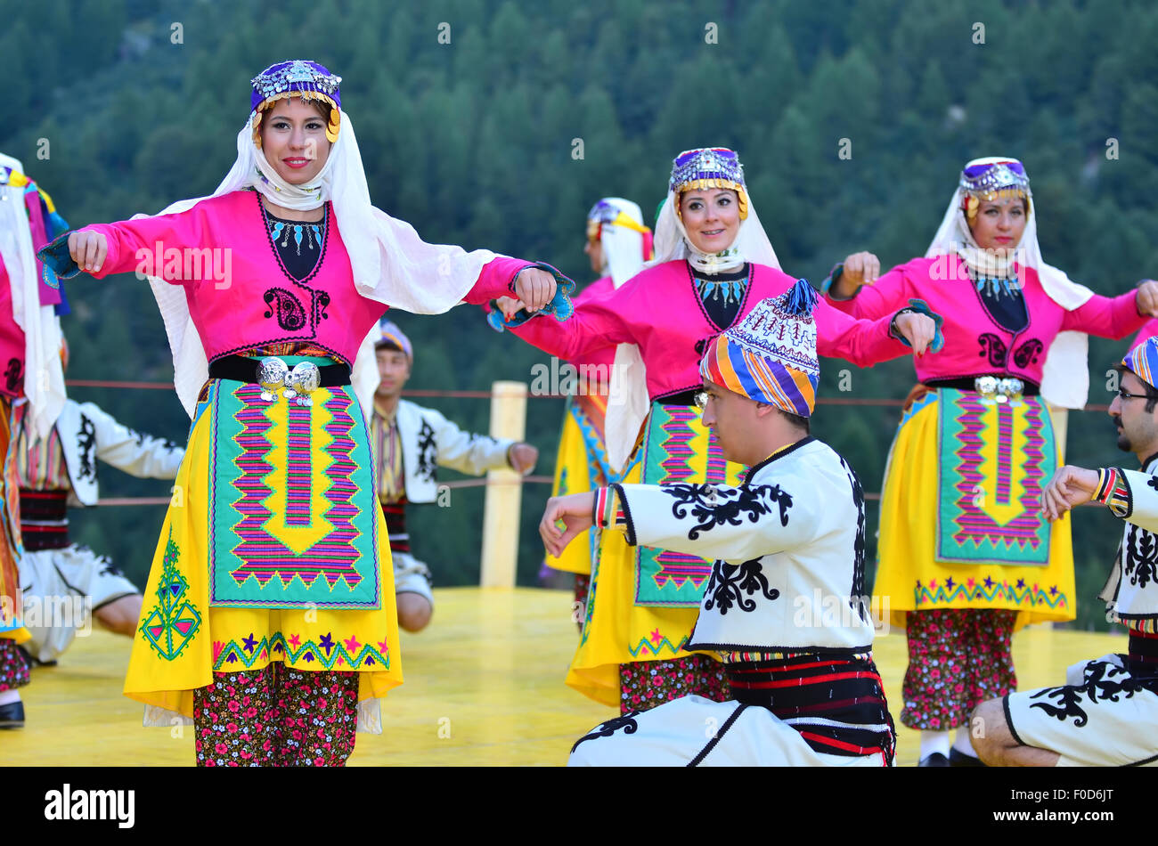 Turkish dancers from Bozdaglar in the CIME mountain culture Festival ...