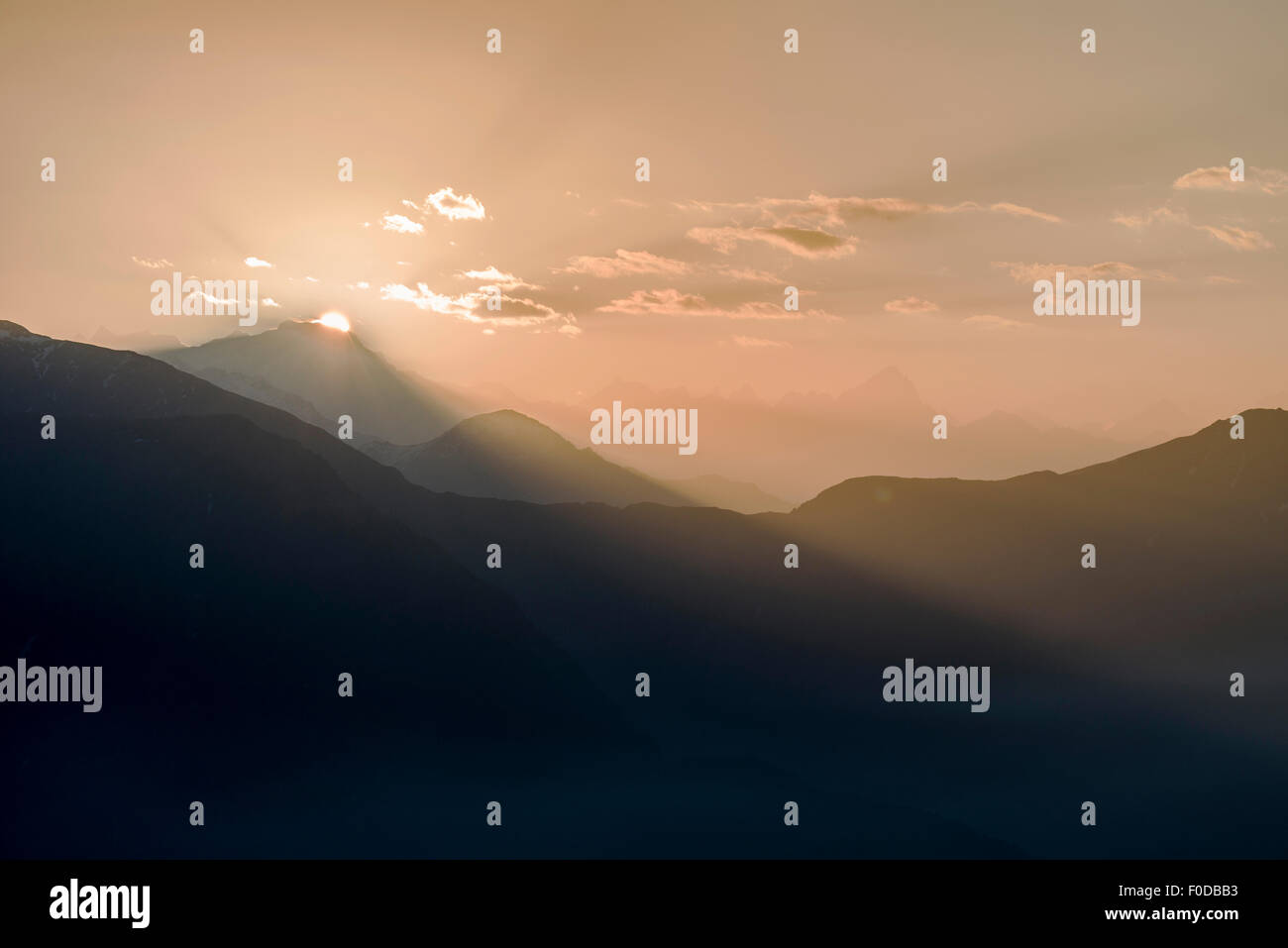 Himalayan range hi-res stock photography and images - Alamy